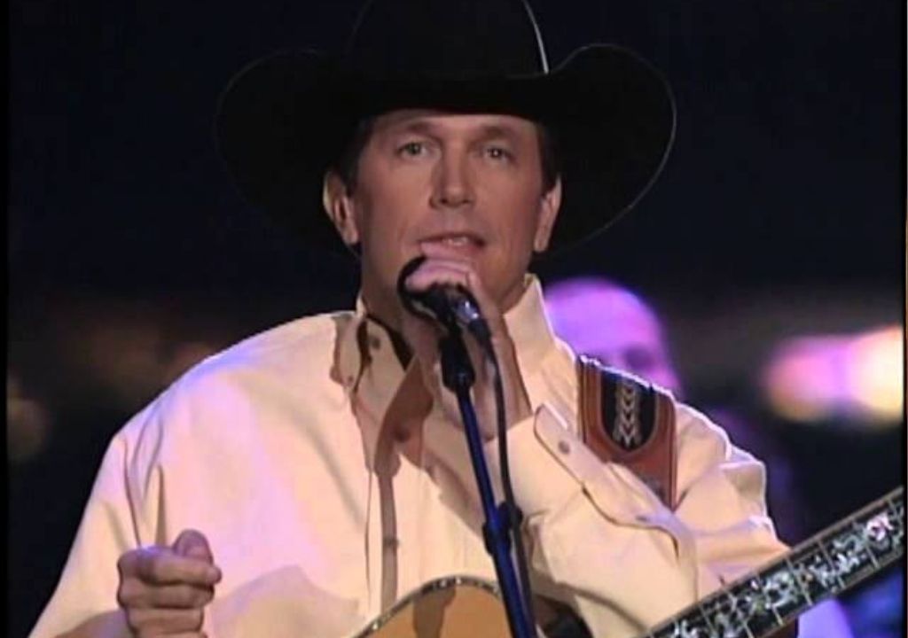 She'll Leave You With A Smile - George Strait - MaiBeautySong